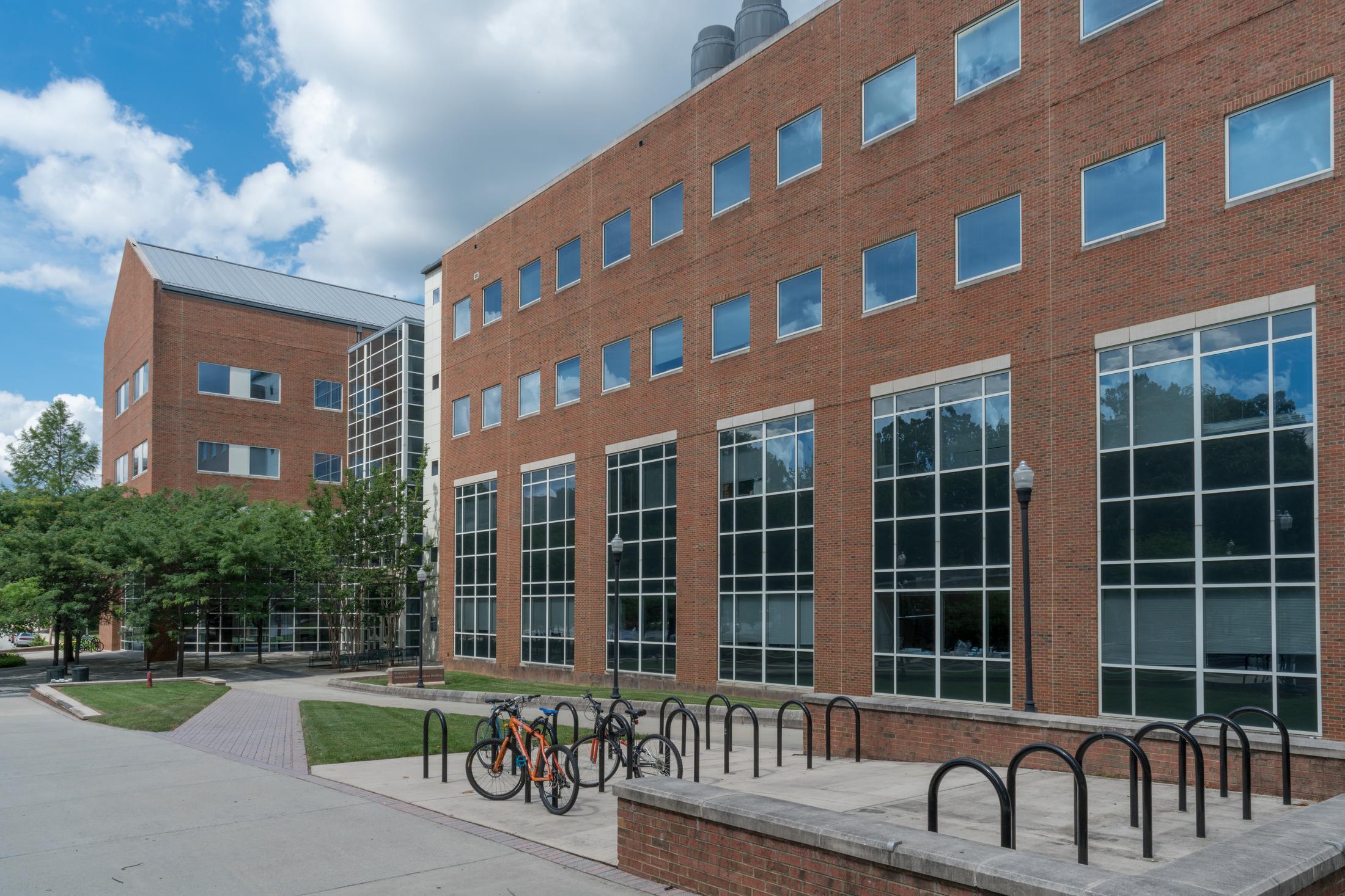 Sullivan Science Building | Research And Engagement